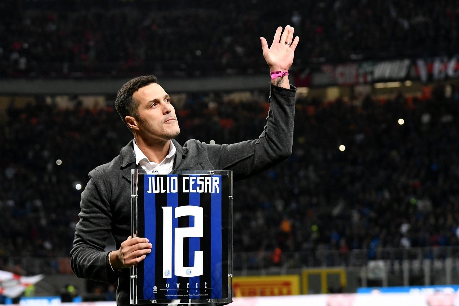 Photo - Inter Treble Heroes Julio Cesar & Diego Milito At The San Siro ...