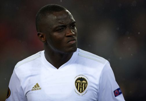 Inter Linked Valencia Defender Mouctar Diakhaby Suffers Thigh Injury ...