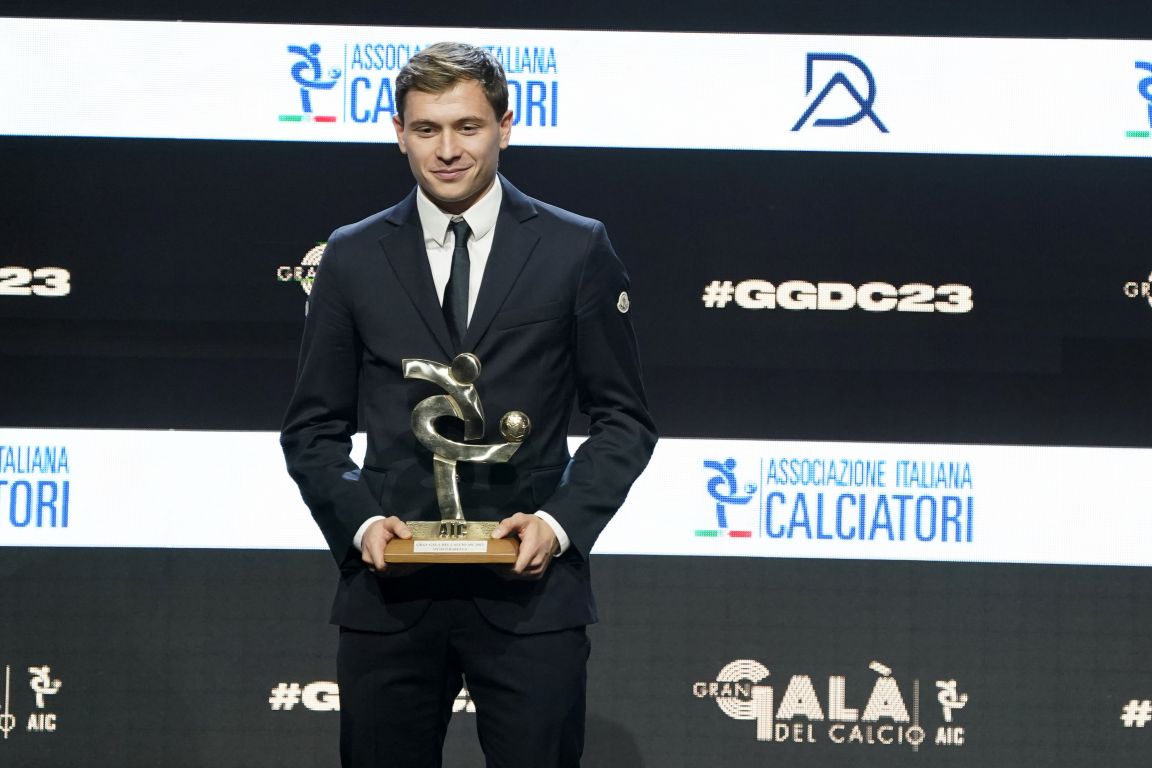 Inter congratulate Nicolo Barella on goal in Italy win vs Ecuador