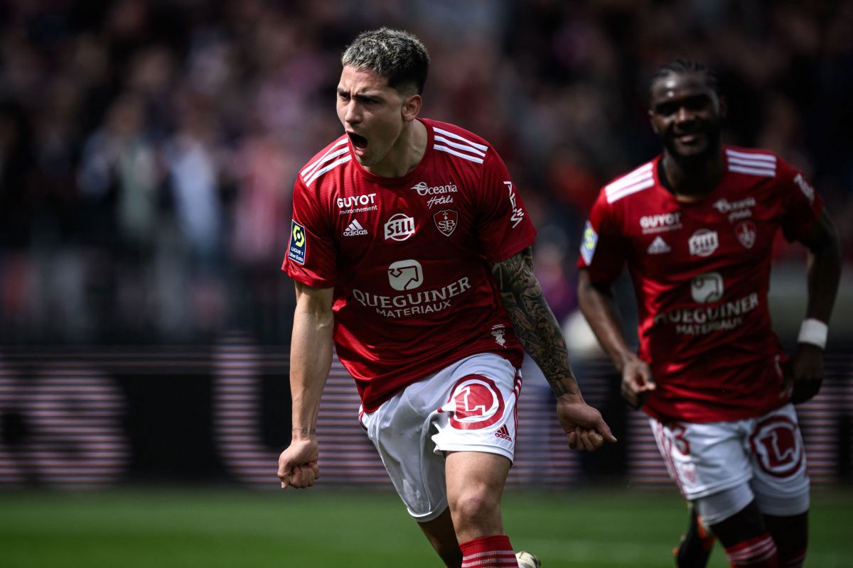 Inter striker Martin Satriano one step away from joining Lens