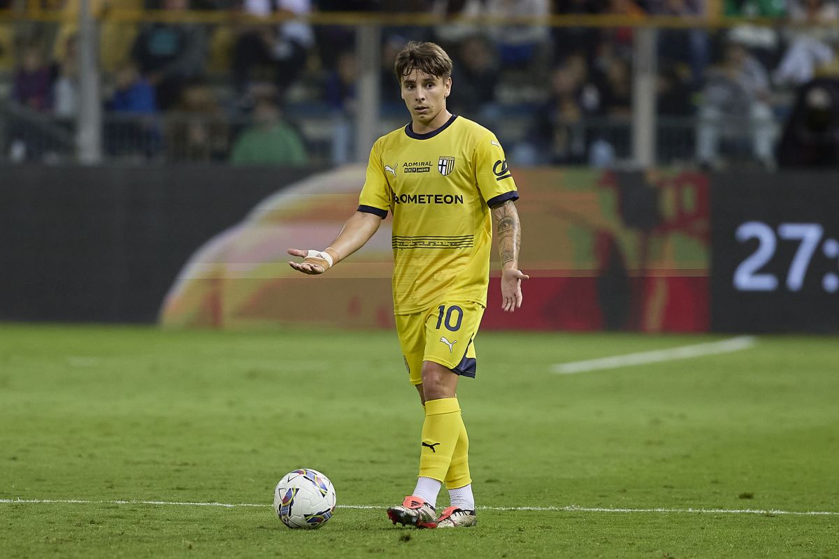 Inter Milan scouts observing Parma & Spain U23 prodigy Adrian Bernabe