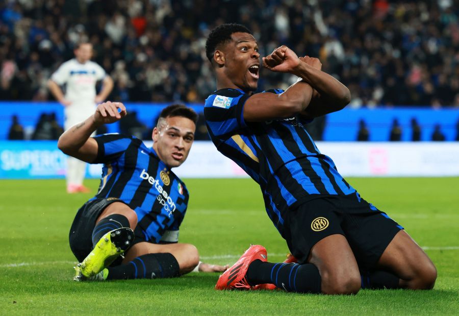 Denzel Dumfries: "Napoli are strong, but I'm just focused on Inter Milan"