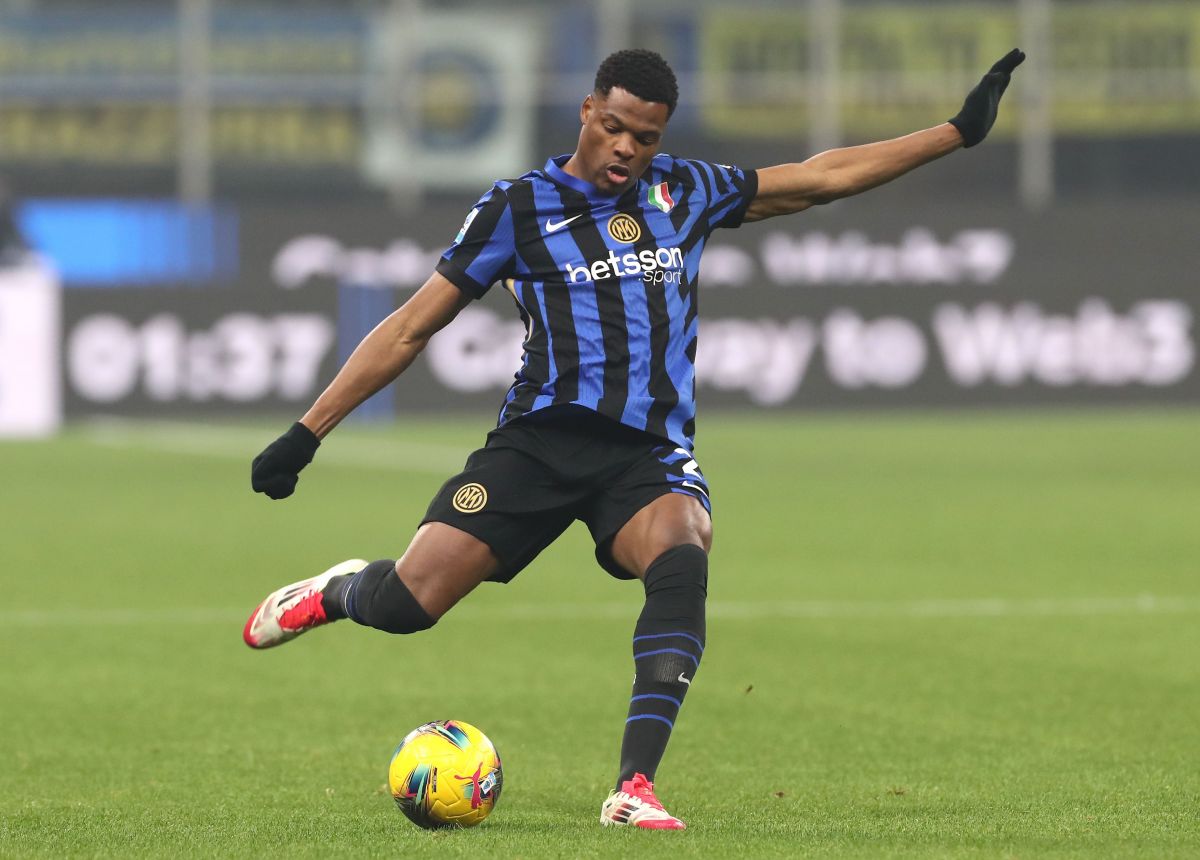 Denzel Dumfries returns to Inter Milan starting lineup vs Barcelona
