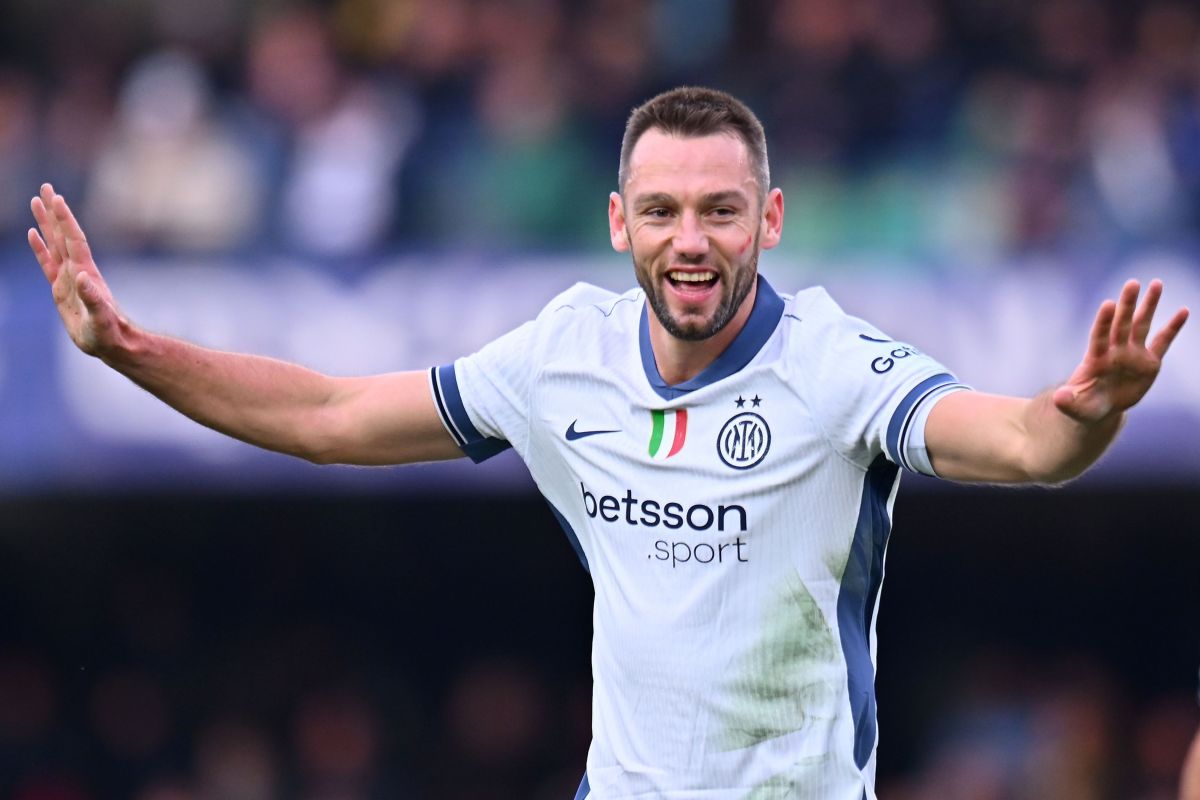Barcelona identify Inter Milan veteran De Vrij as low-cost target