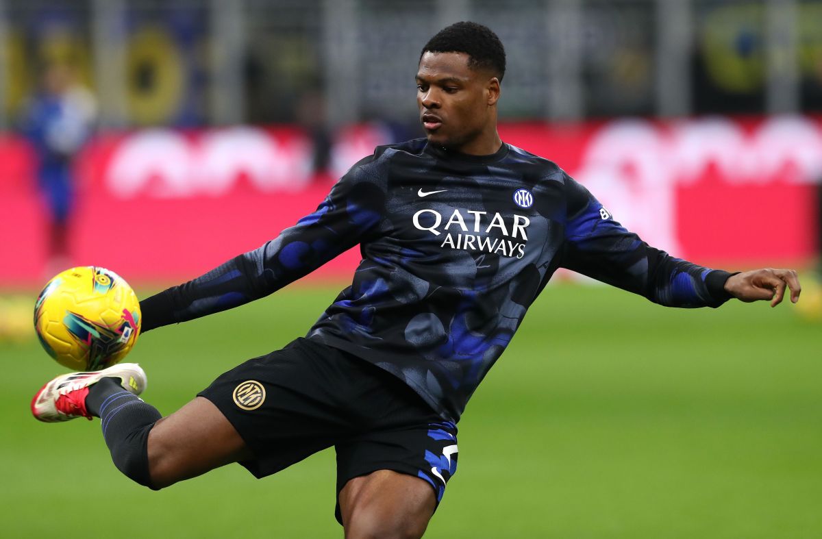 Report - Man City ready to pay €25m Denzel Dumfries release clause