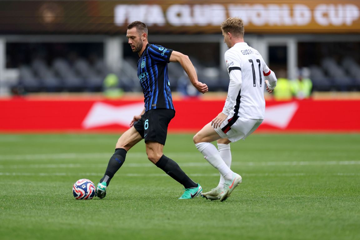 Inter Milan star De Vrij picks dream 3 & adds ‘Take Thuram’s physicality’