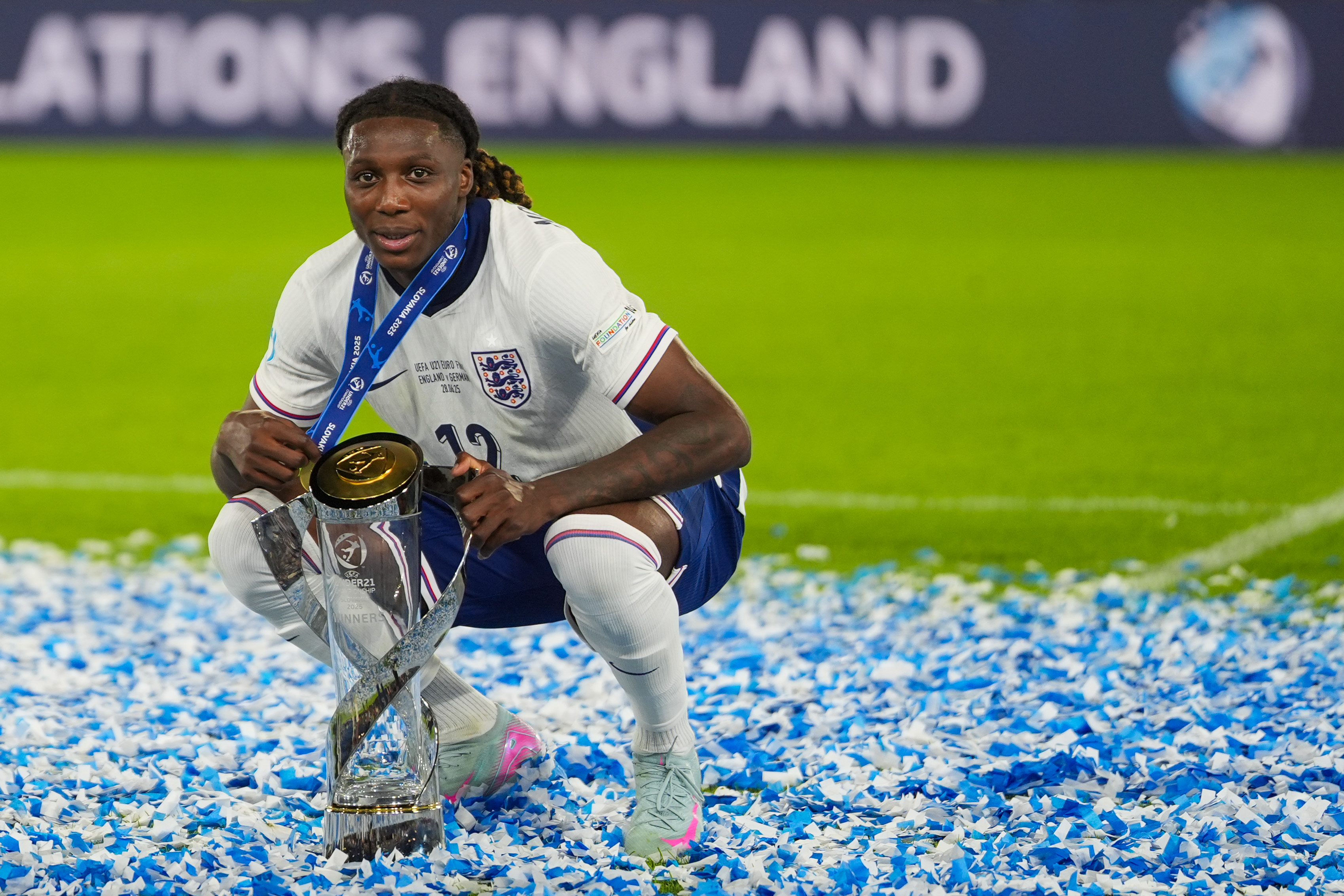 AC Milan join Inter in race for Genoa star Brooke Norton-Cuffy