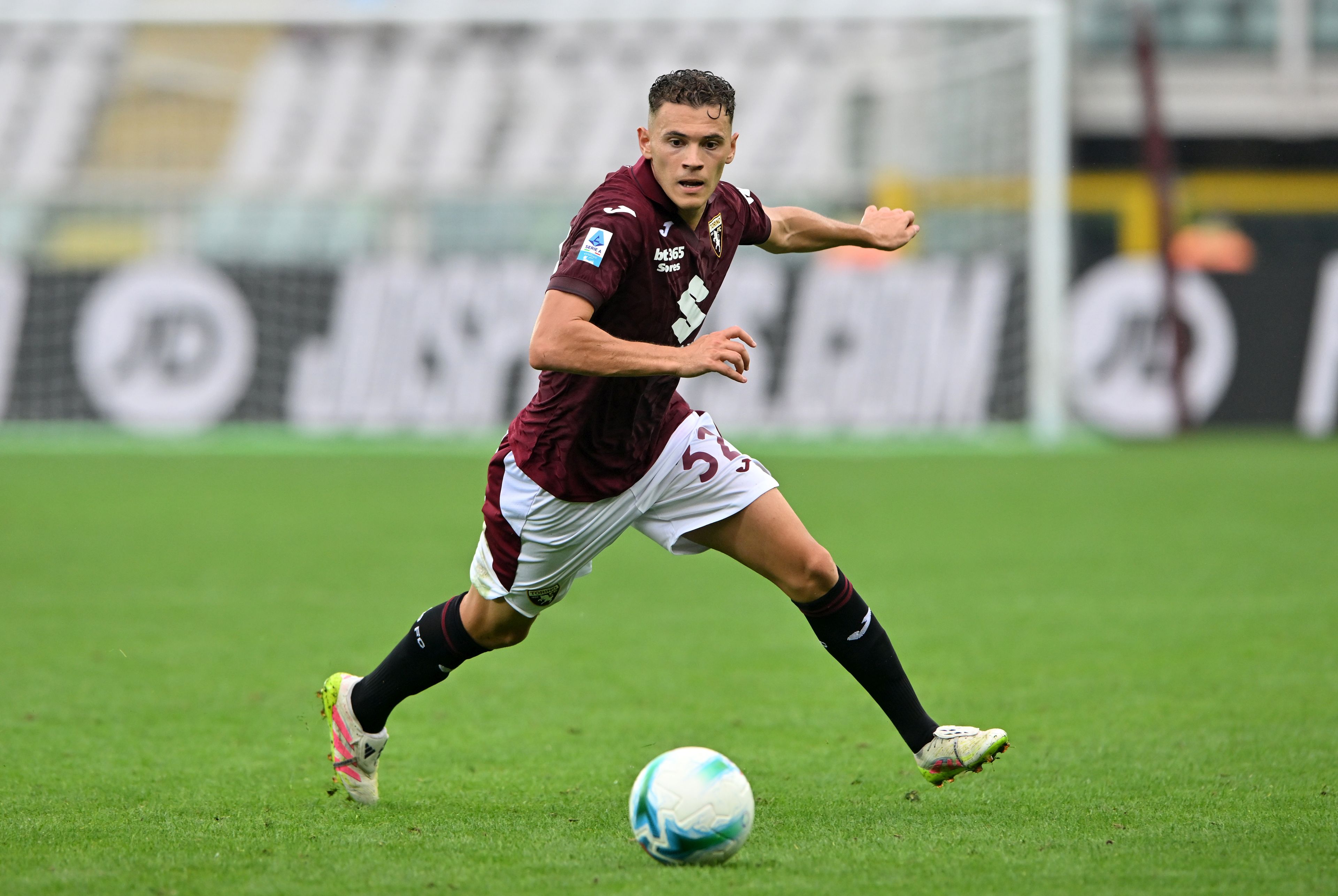 Inter Milan weigh loan swap deal for Fiorentina star Dodo