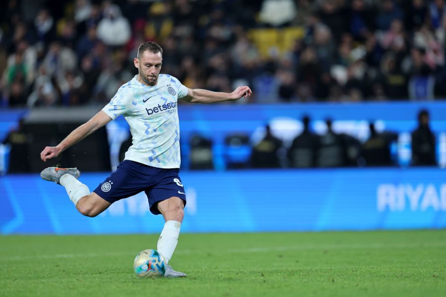 Inzaghi wants Inter veterans De Vrij & Acerbi at Al-Hilal